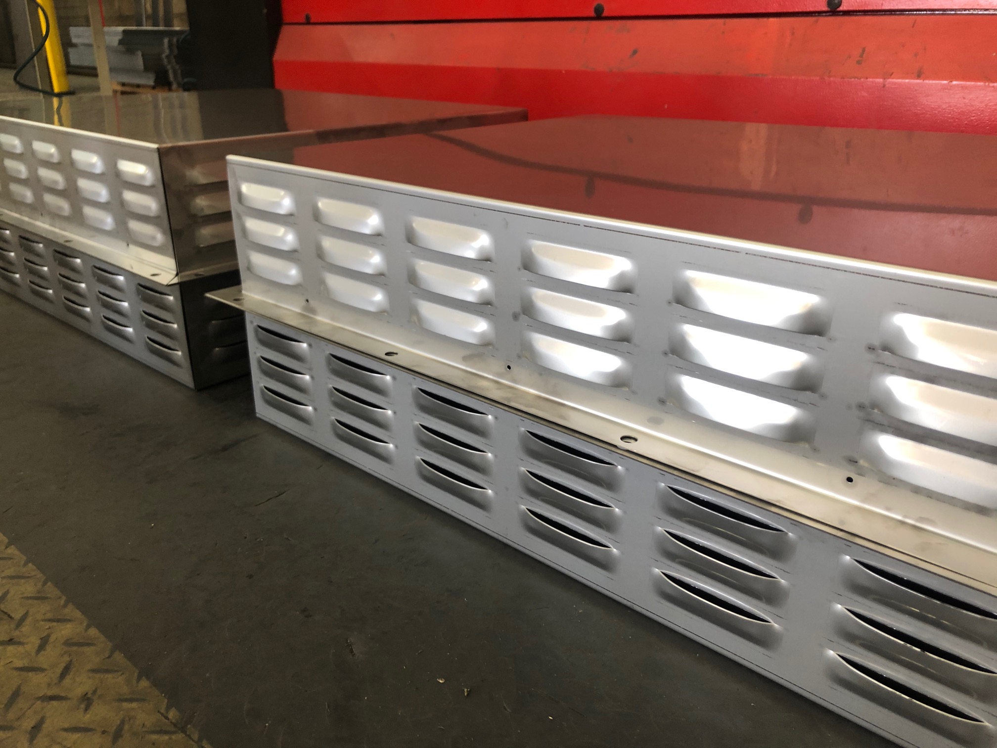 Fabricant de capot électrotechnique en métal - Tôlerie Rémond ...