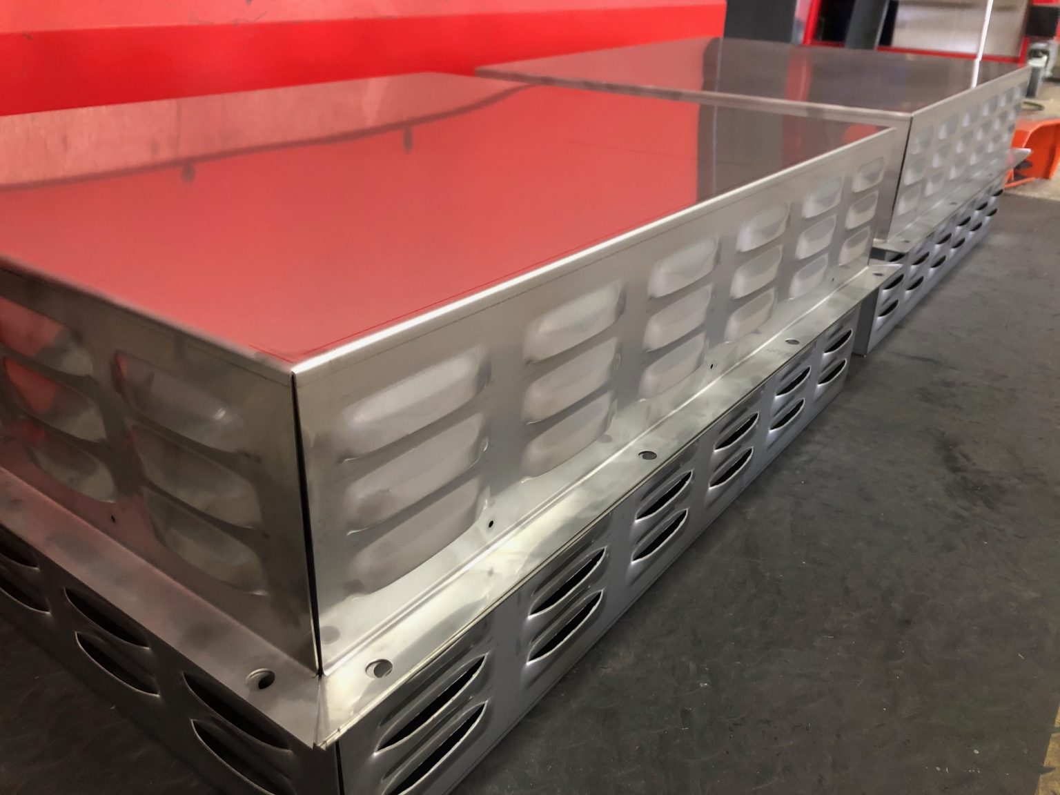 Fabricant de capot électrotechnique en métal - Tôlerie Rémond ...