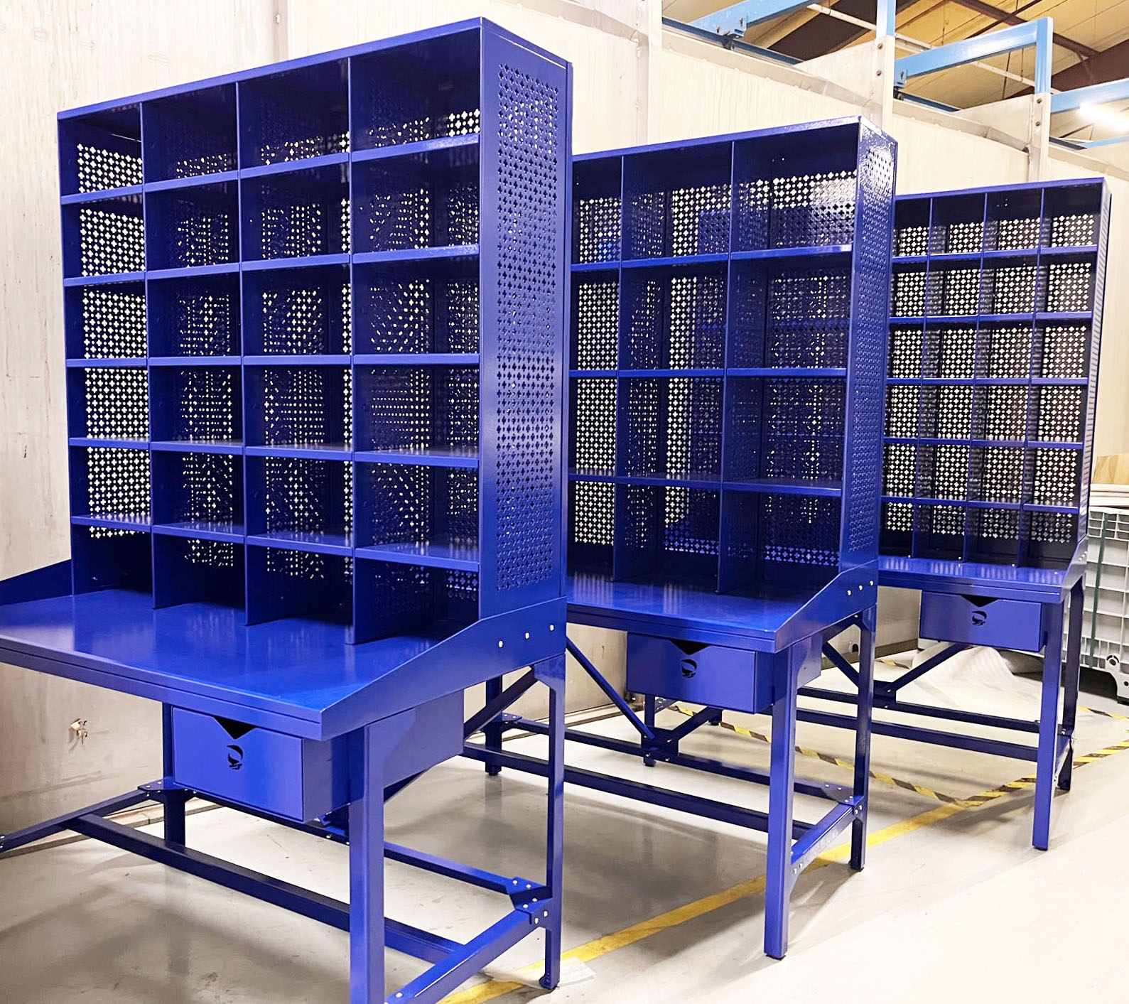 Fabrication de meubles de tri pour La Poste - Tôlerie Rémond - Montbard ...